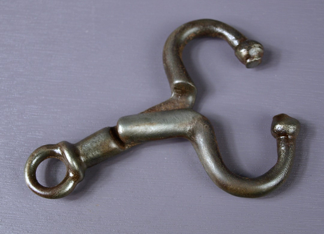 Vintage Bull / Hog Nose Lead Pliers - Primitive Farm Animal Livestock ...