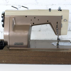Vintage EMDEKO J-C28 Sewing Machine With Steel Body, Zig Zag Stitching ...