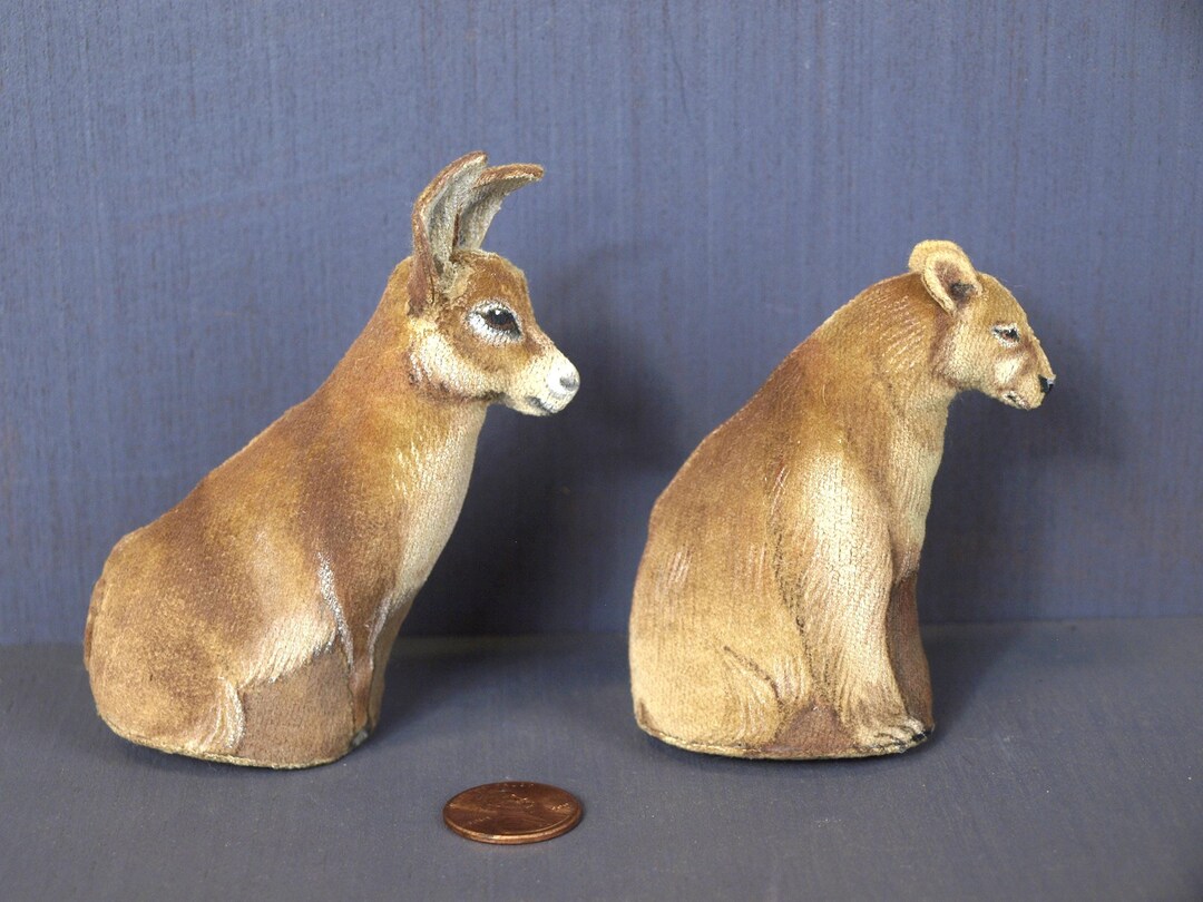 Vintage Primitive Style Folk Art Detailed Hand Painted Oil Cloth ...