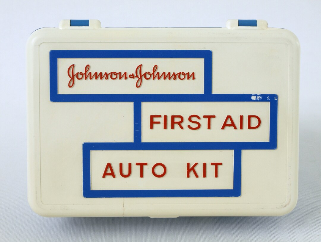 Vintage 1972 Johnson & Johnson First Aid Auto Kit in Original Case W ...