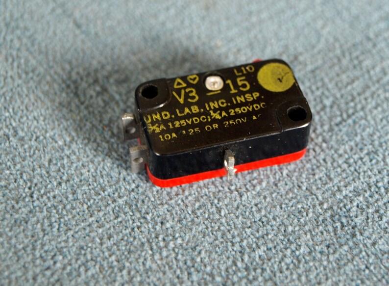 Vintage Micro Switch V3-15 L10 - 1/2A 125 VDC - 1/4A 250 VDC - 10A 125 ...