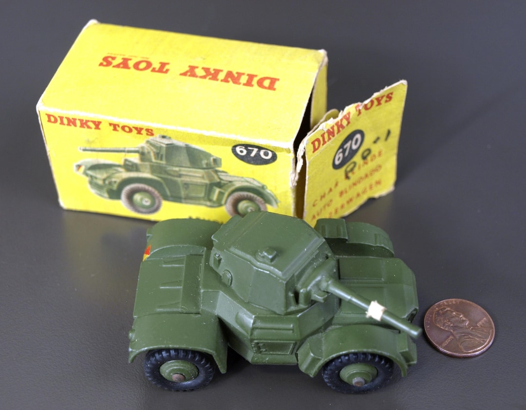 Vintage Dinky Toy Armoured Car #670 in Original Box, Made in England C ...