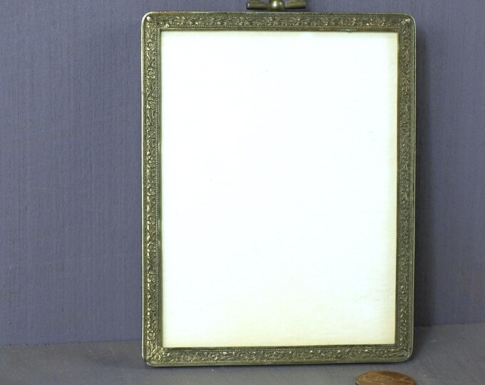Antique Metal Rimmed 4 X 3 Picture Frame With Detailed Floral Border ...