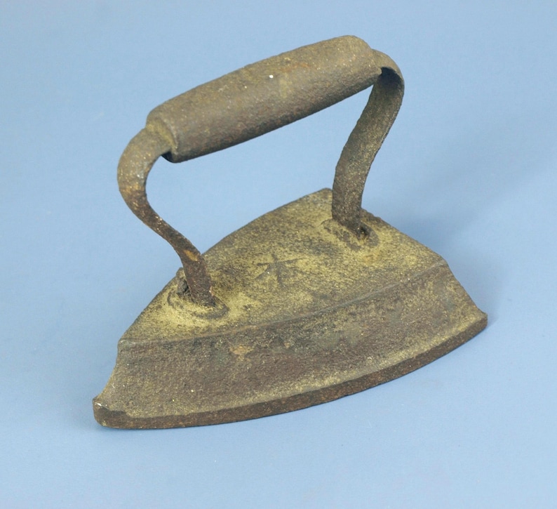 Antique Cast Iron Clothing Sad Iron W/ Star - 5.5" W/ Handle - Circa ...