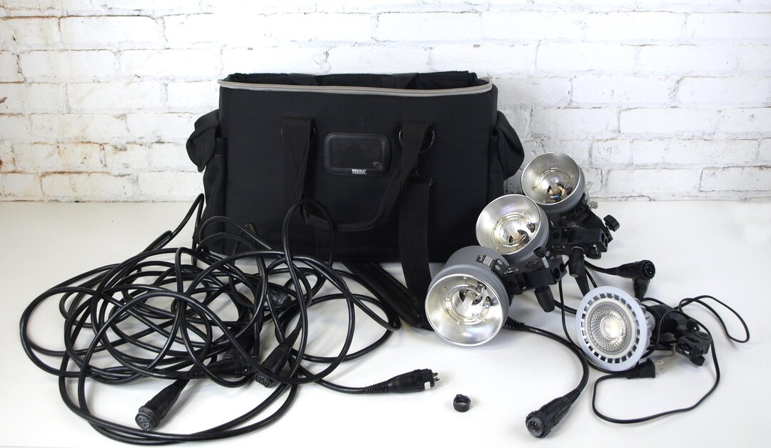 Dyna-lite Model No. 2040 Flash Generator Can Photography Lights W ...