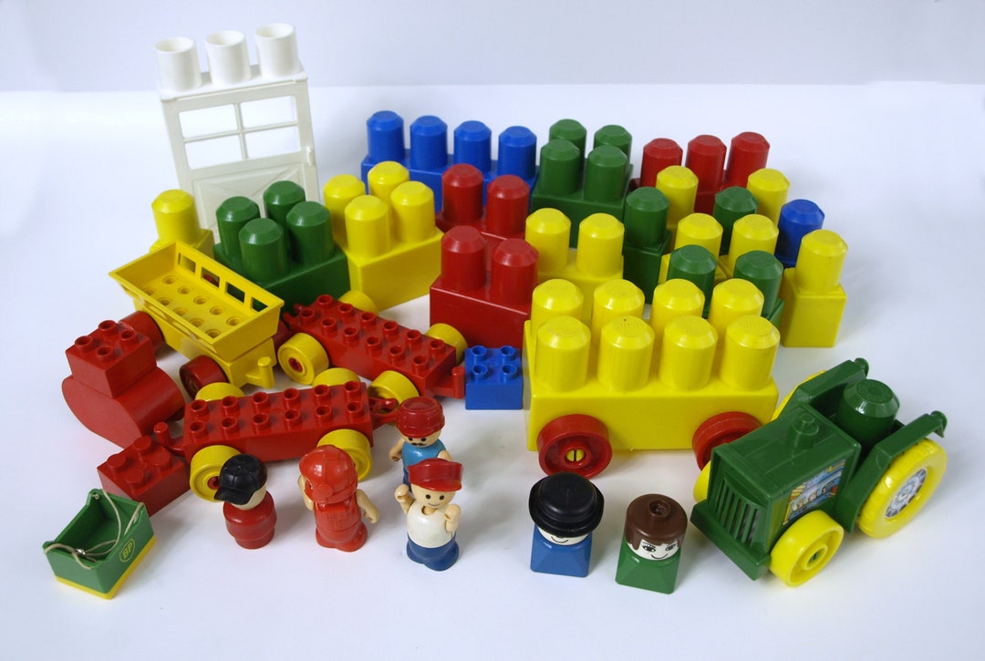 Vintage Large Lot of Lego / Mega Blocks With 6 Little People & Tractor ...