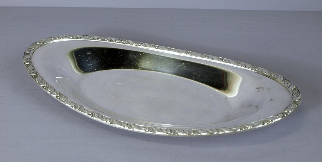 Mid Century Vintage Oneida Silver Plated Bread Tray, 13.5" Long - Very ...