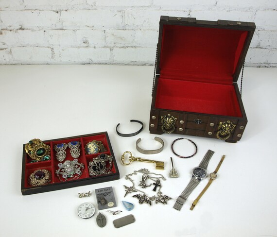 Vintage Gothic Wood Treasure Chest Jewelry Box w Orna… - Gem