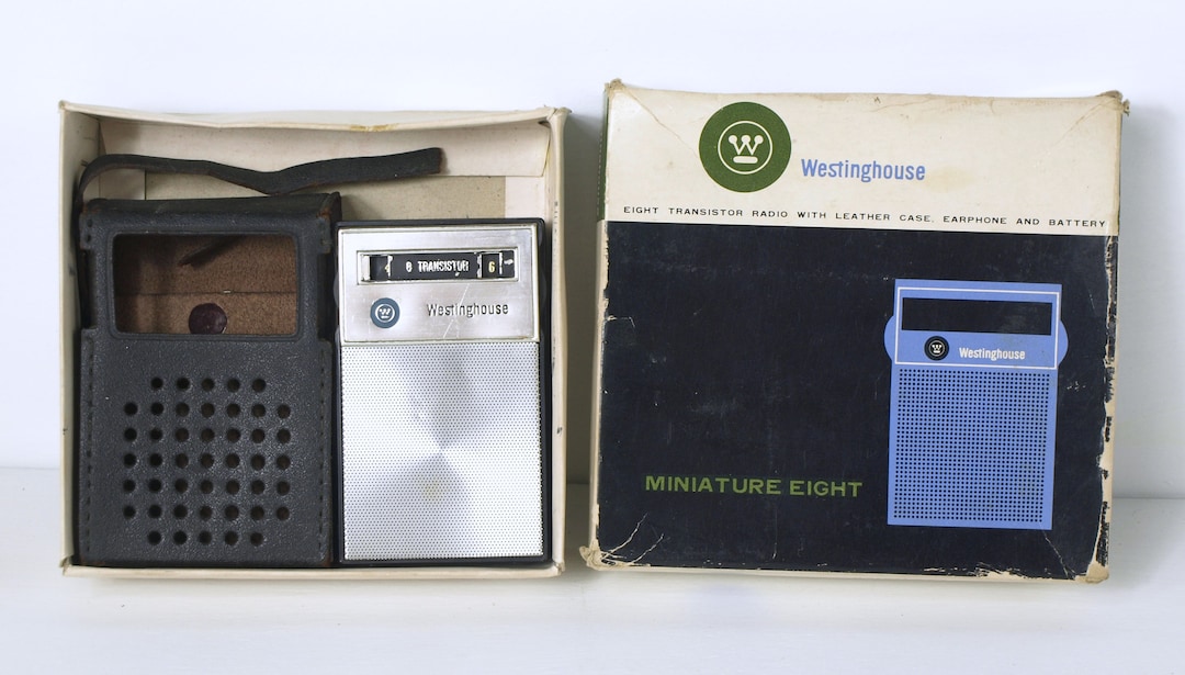 Vintage Westinghouse Miniature Eight Transistor Radio W/ Leather Case ...