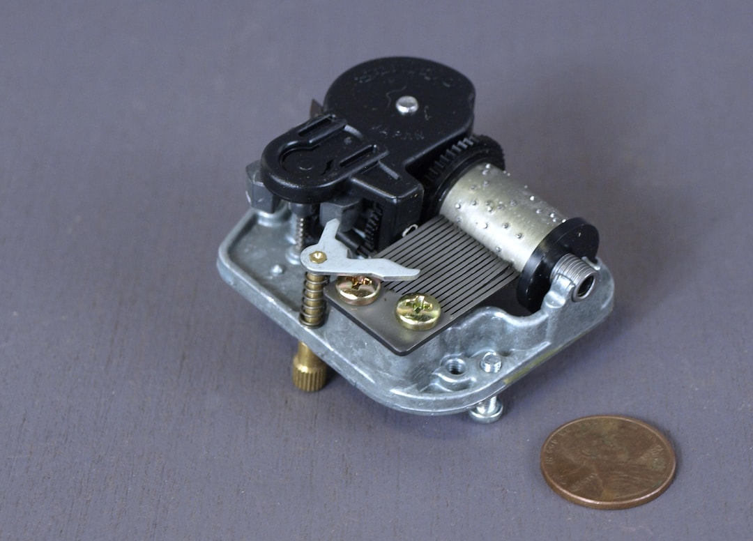 Vintage Sankyo Wind up Music Box Mechanism, Made in Japan - Plays ...