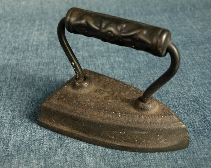 Antique B & Co No. 6 Cast Iron Sad Iron / Clothes Iron With Floral ...