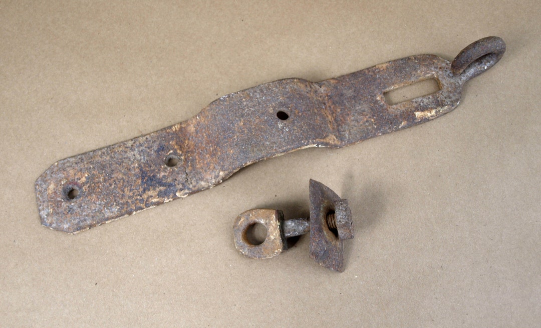 Vintage Cast Iron Locking Hasp & Staple - Heavily Patinated - Shed Barn ...