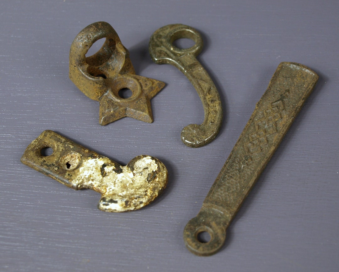 Antique Iron Catches & Keepers Door Handle Hardware Lot 4 Pieces ...