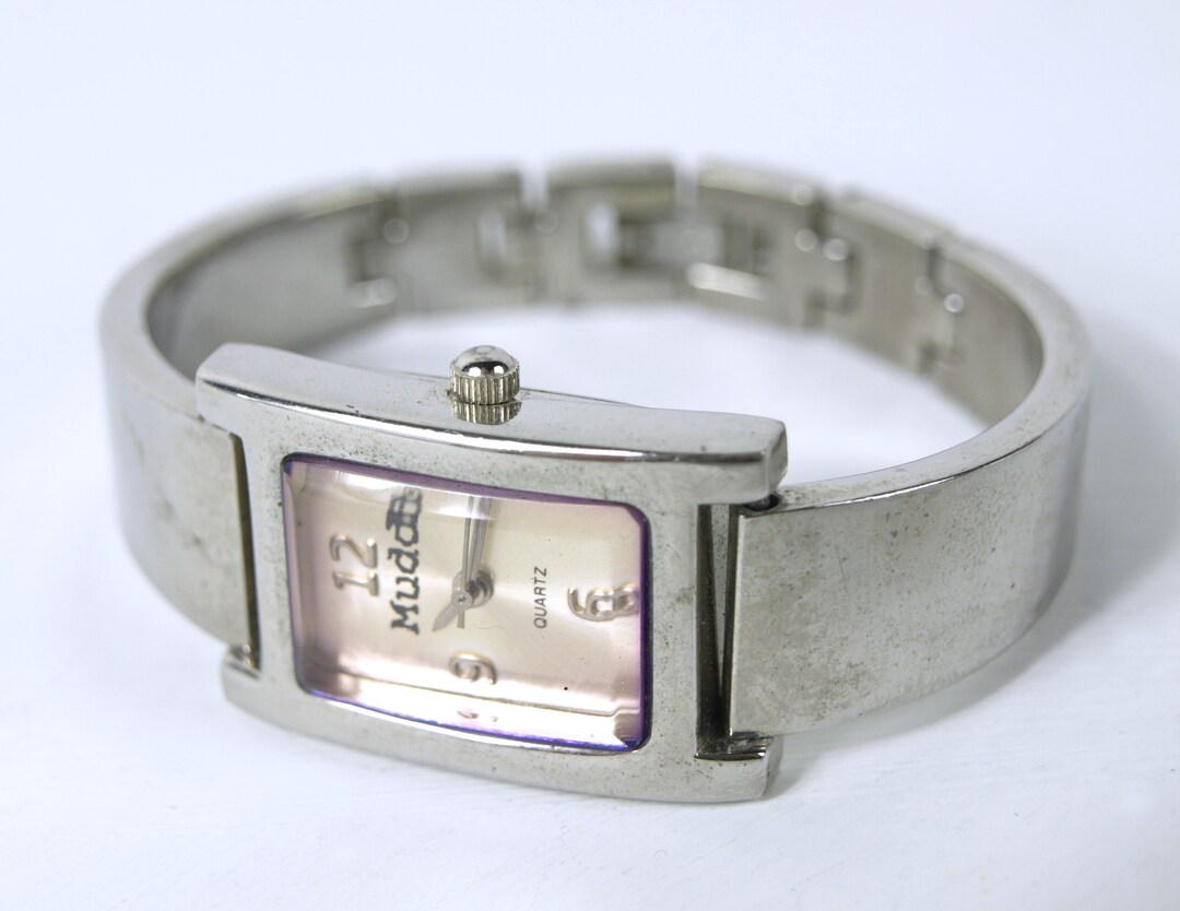 Vintage Mudd Women's Quartz Silver Tone Wrist Watch W/ Fold-over ...