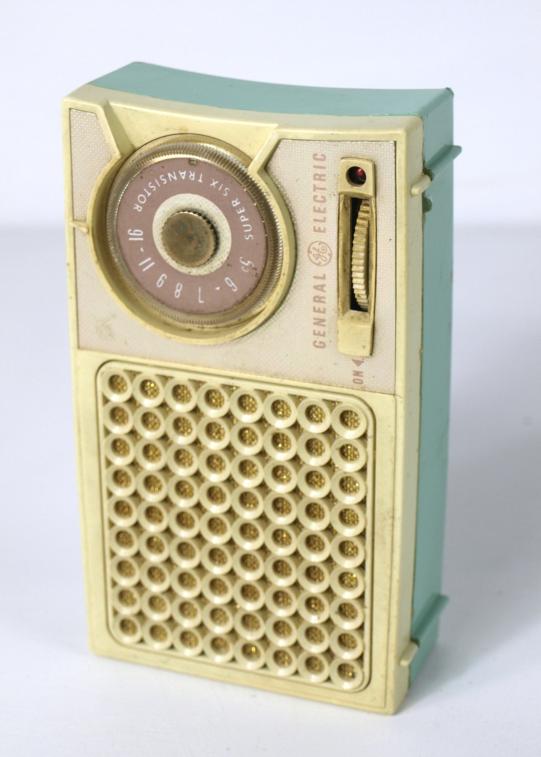 Vintage GE Super Six Transistor AM Radio P791A, White & Turquoise Circa ...
