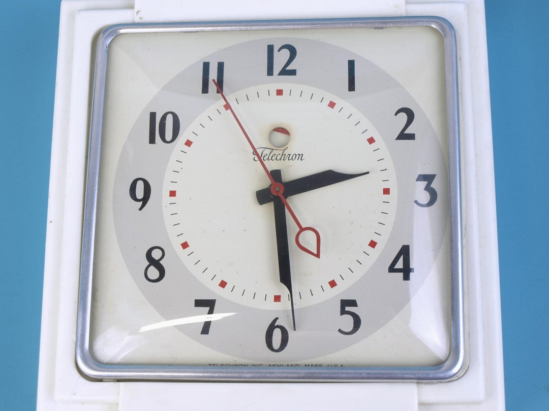 Vintage Telechron Electric Clock, Model 2H25 in Cream | for Parts or ...