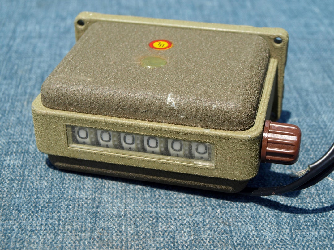 Veeder Root Electronic Counter Form No. B 120506 - Volts 115 AC Watts 8 ...