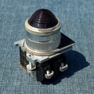 Vintage Large Panel Mount Indicator Light With Red Lens No. 42-880-5 ...