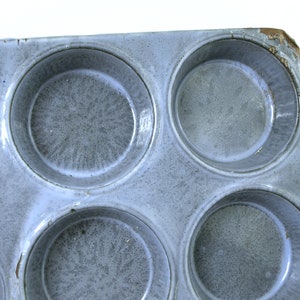 Vintage Graniteware 12-cavity Bun Tin, Shallow Muffin or Biscuit Tin ...