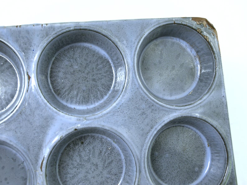 Vintage Graniteware 12-cavity Bun Tin, Shallow Muffin or Biscuit Tin ...