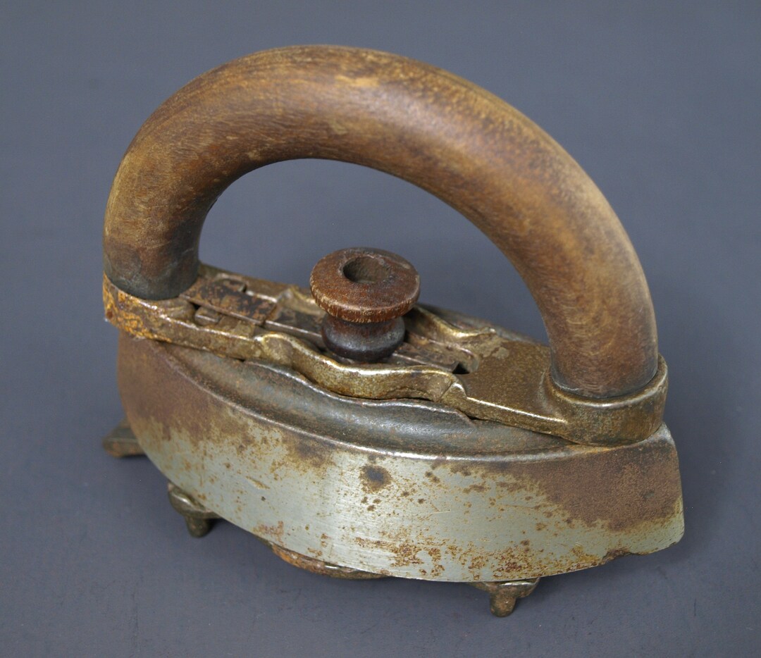 Vintage Sad Iron W/ Curved Wood Handle and Stand - Circa 1930's - Home ...