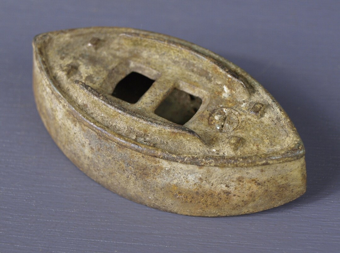 Antique Sad Iron, Cast Iron Circa 1920's - No Handle - 3.5" Long X 1.75 ...