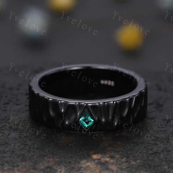 5mm Black Gold Mens Kite Cut Green Emerald Wedding Band Emerald Engagement Ring Hammered Finished Band Mens Stacking Band His Wedding band