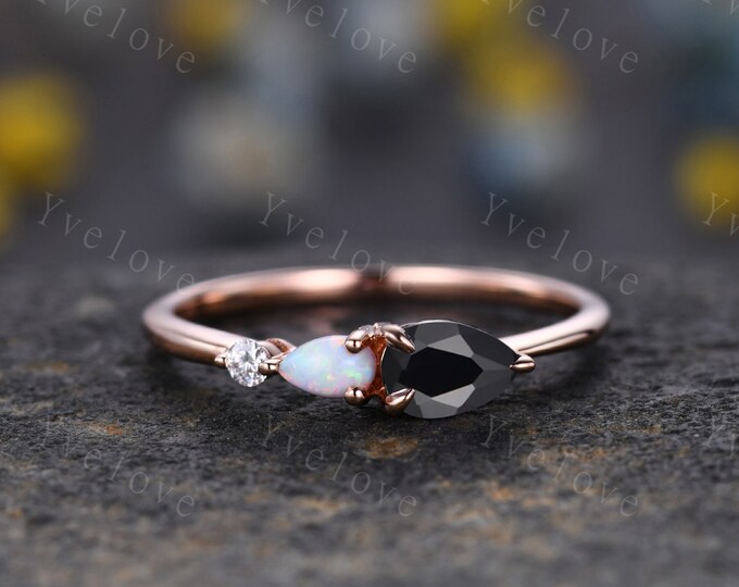 Vintage Onyx & Opal Ring 10K Yellow Gold Scalloped Filigree Ring Art ...