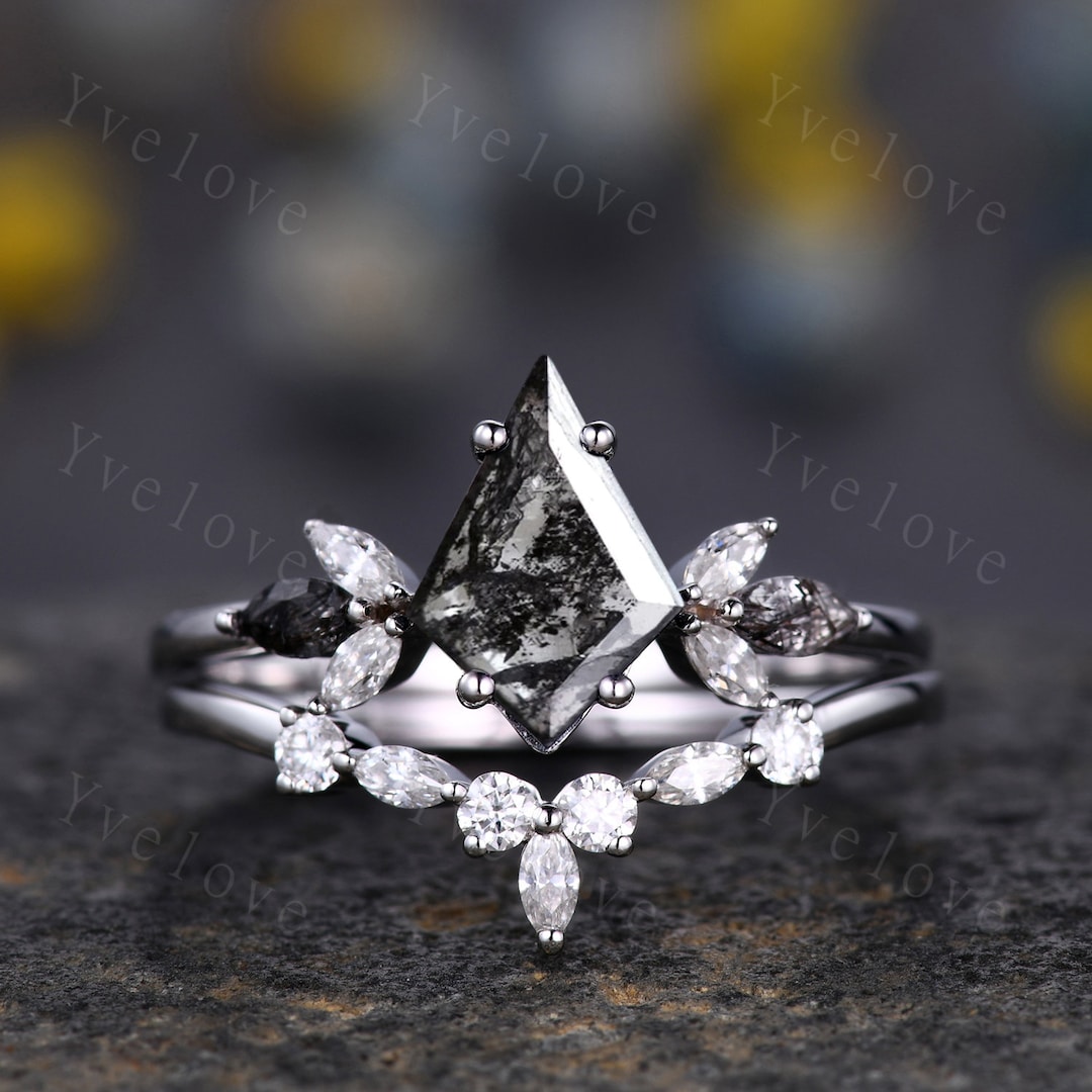Vintage Kite Shaped Salt Pepper Diamond Engagement Ring Set,unique ...