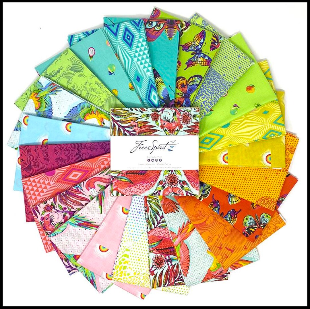 Tula Pink Daydreamer 5" Charm Pack 42 Precut Pieces FB6CPTP.MOON - Etsy