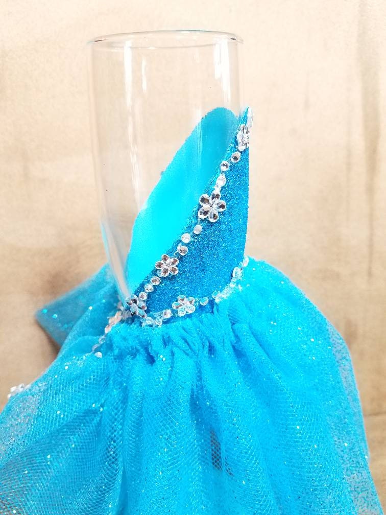Bridesmaid Champagne Glasses / Prom / Sweet 16 / Quinceañera / - Etsy