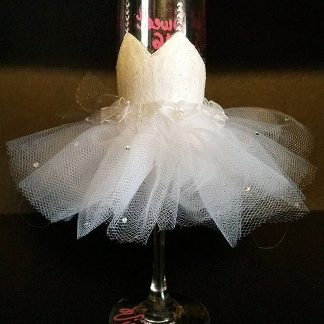 Bridesmaid / Prom / Sweet 16 Champagne Glass - Etsy