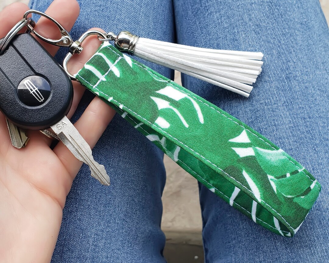 Monstera Leaf Keychain | Monstera Gift | Plant Lady Gift | Plant Lover ...