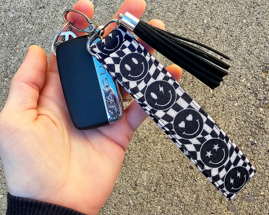 Smiley Face Keychain Wristlet | Retro Checkered Happy Face Lanyard ...