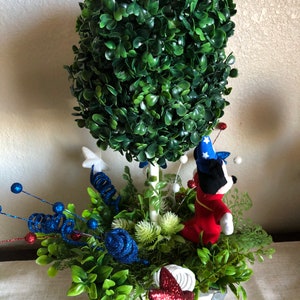 Fantasia Mickey Topiary, Mickey Topiary, Disney Fantasia Decor, Disney ...
