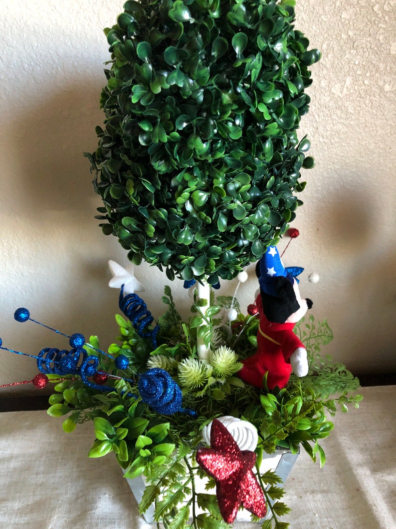 Fantasia Mickey Topiary, Mickey Topiary, Disney Fantasia Decor, Disney ...