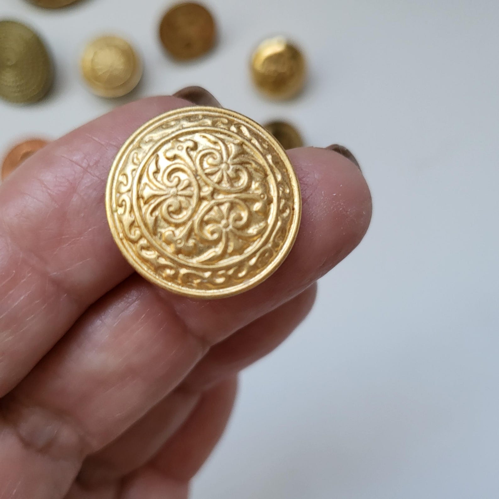 Vintage Gold Button Collection, 12 Assorted Gold Tone Designs Patterns ...