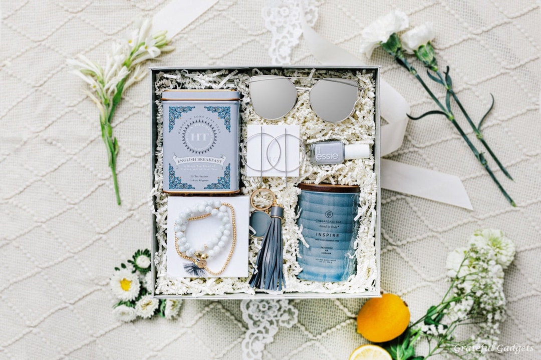 Women's Gift Box, Complete Women's Gift Set, Sunglasses, Hoop Earrings ...