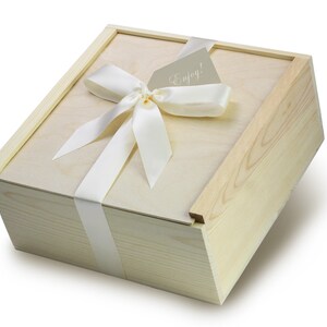 Newlywed Wifey Hubby Gift Box, Couples Wedding Gift Basket, Bridal ...