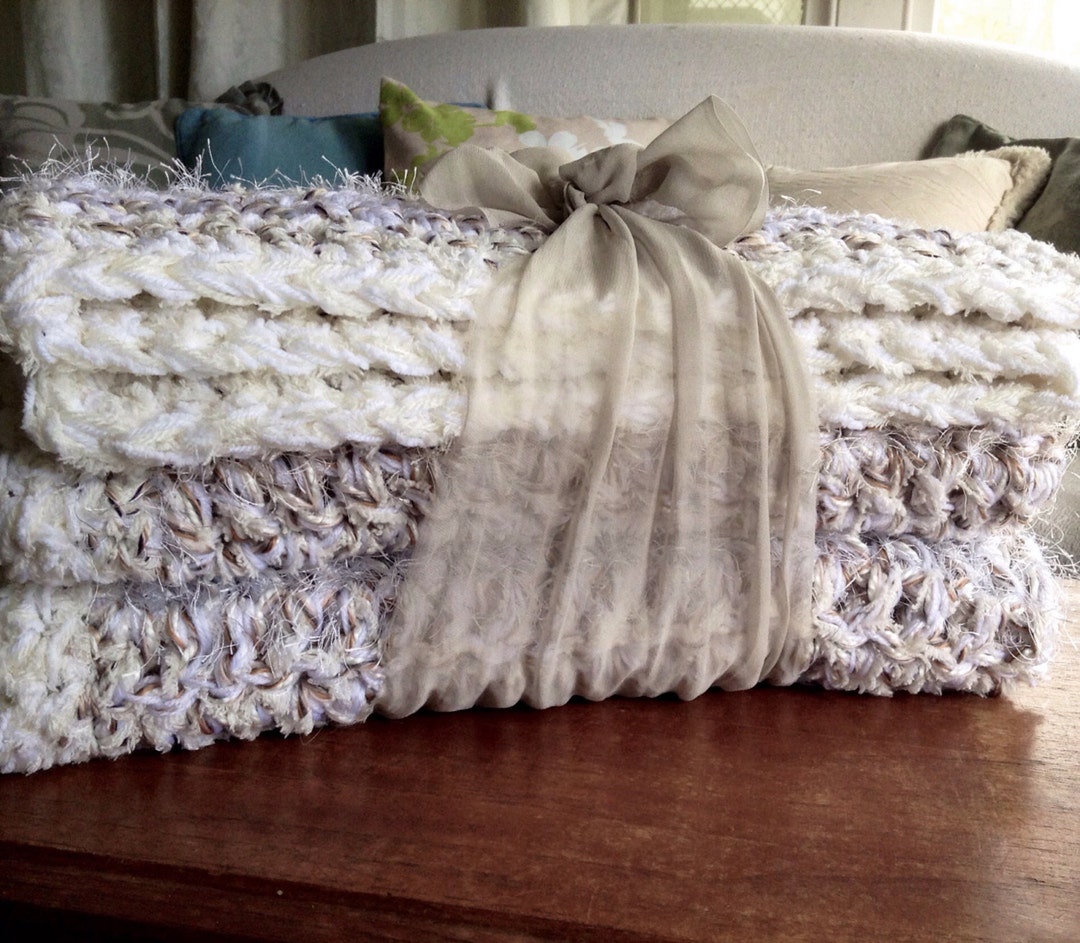 Luxurious White Beige Neutral Blanket-afghan/bedding,customise Any Size ...