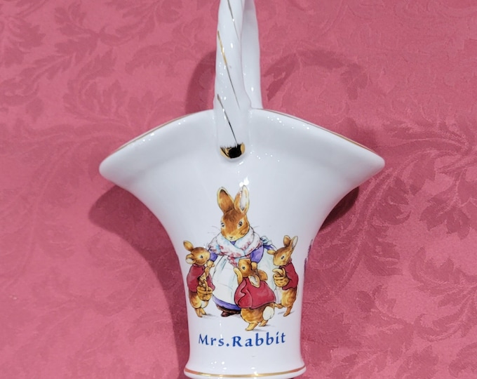 The World of Beatrix Potter Porcelain Vase Peter Rabbit Mrs. Rabbit ...