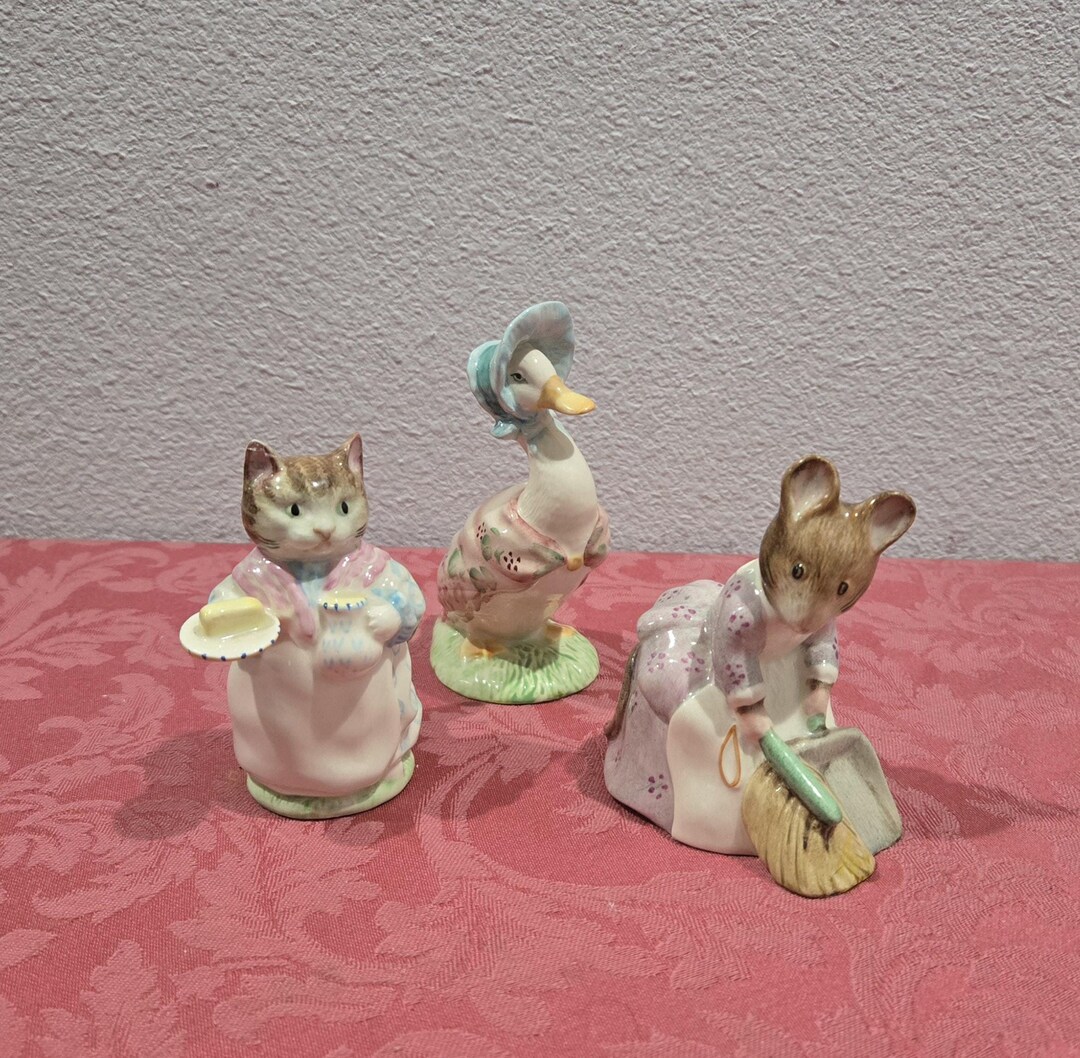 Royal Albert Beatrix Potter Figurine Hunca Munca Sweeping No Flaws GIFT ...