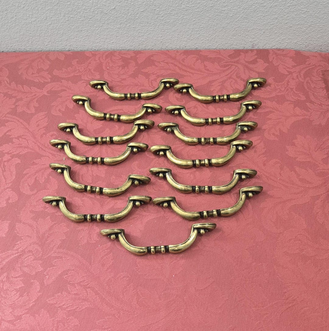 Antique Brass Colonial Cabinet Pulls - Set of 6 - Etsy