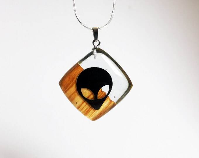 Handmade Oak Wood Alien Head Pendant Necklace - Etsy Canada