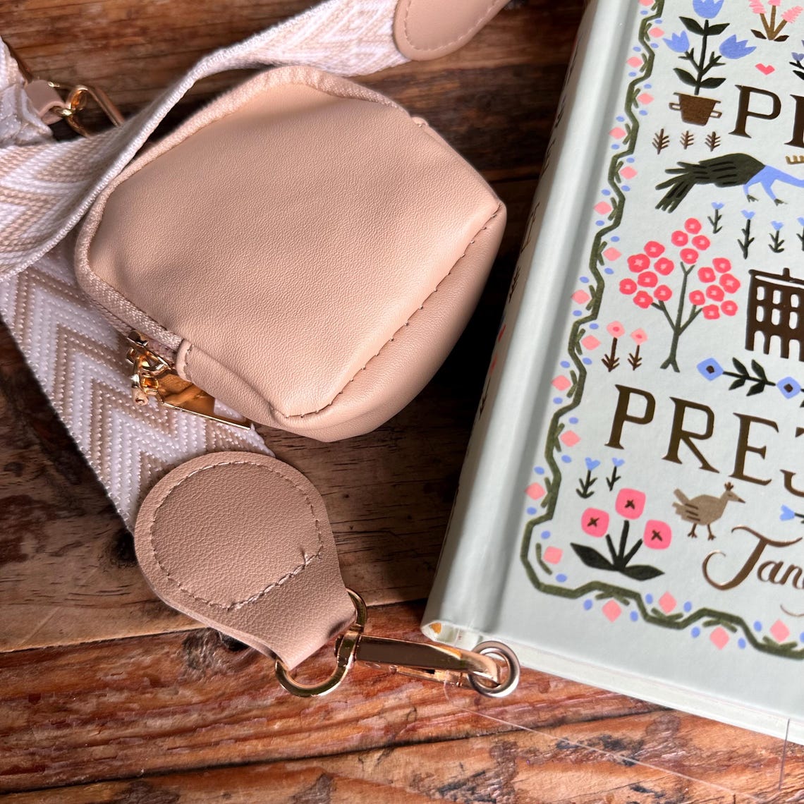 Adjustable Bookmark Purse With Detachable Coin Purse, Book Carrier ...
