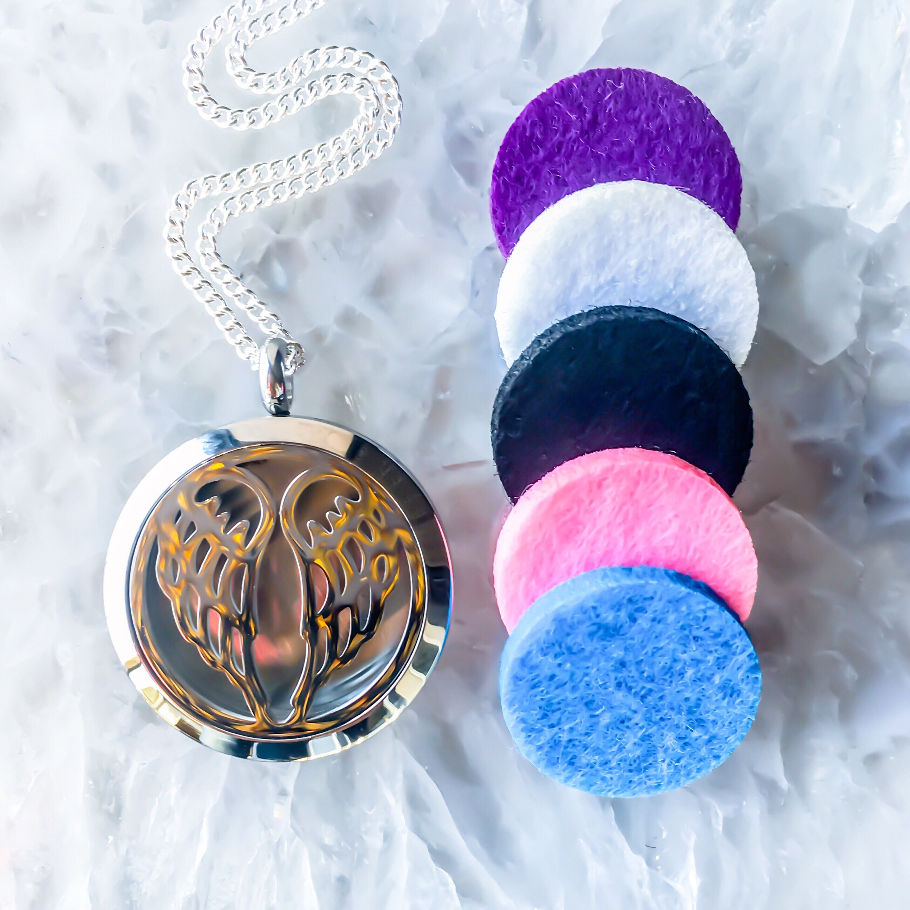 Aromatherapy: Essential Oil Diffuser Necklace -Angel Wings