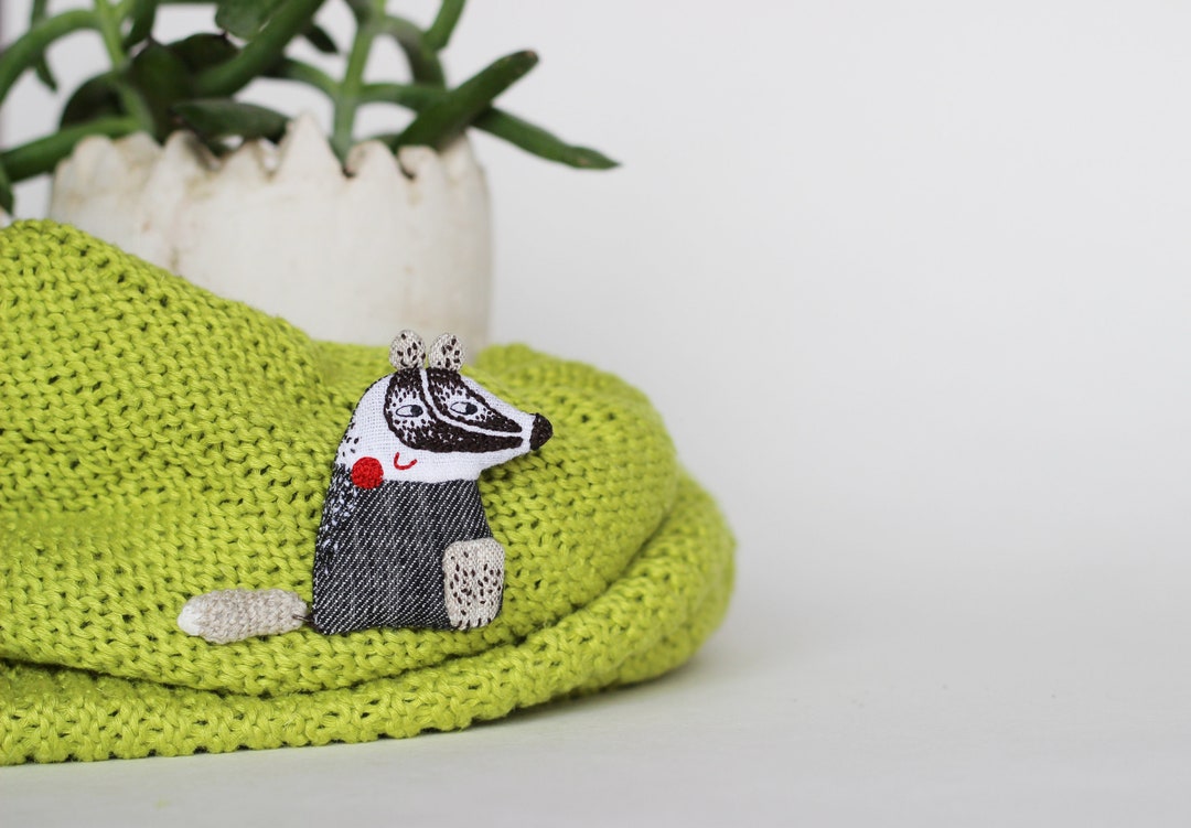 Badger Brooch, Animal Jewelry, Linen Brooch, Miniature Badger, Woodland ...