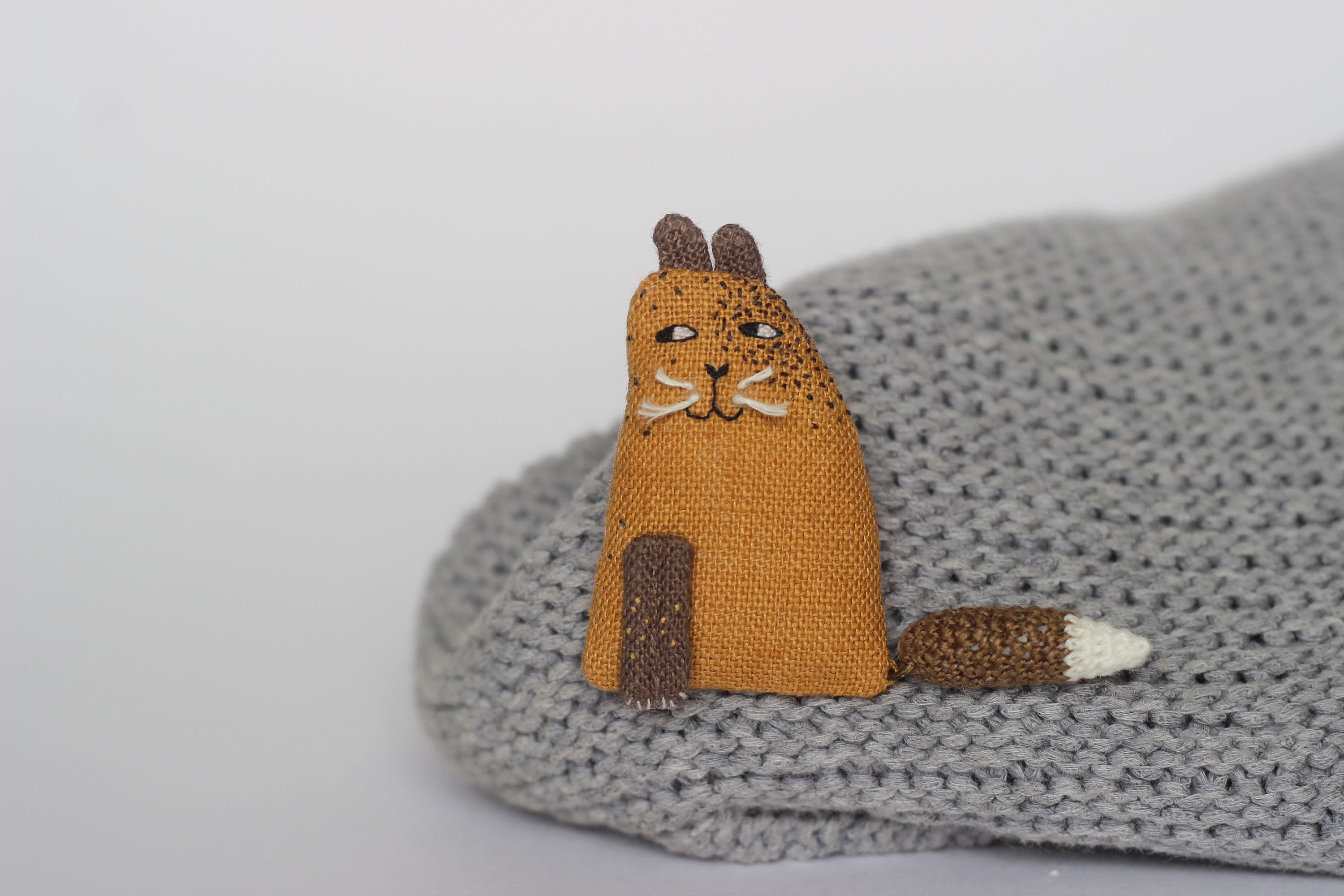 Cat Brooch Linen Cat Textile Cat Miniature Cat Cat Lovers | Etsy