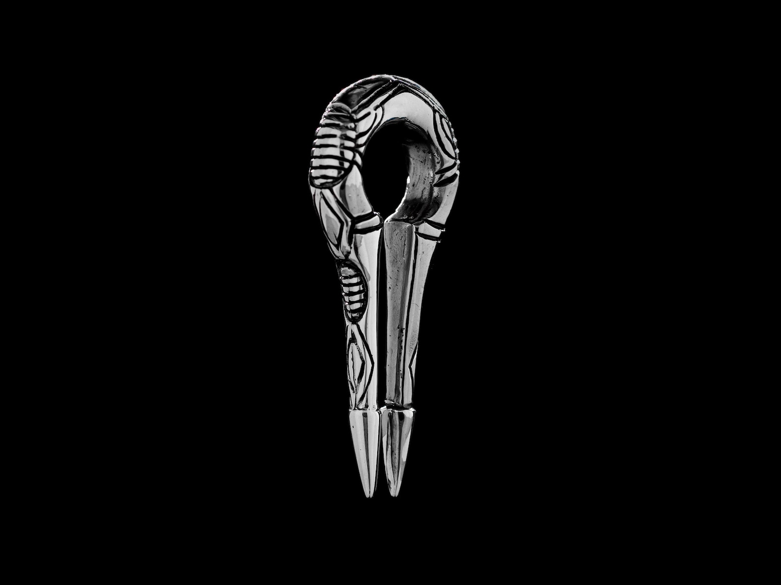 Alien Xenomorph - Silver Ear Weights - Ear Hangers - Hr Giger - Keyhole ...