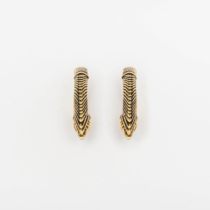 Gold Xenomorph Teardrop 6mm Ear Weights - Alien-inspired Brass Ear ...